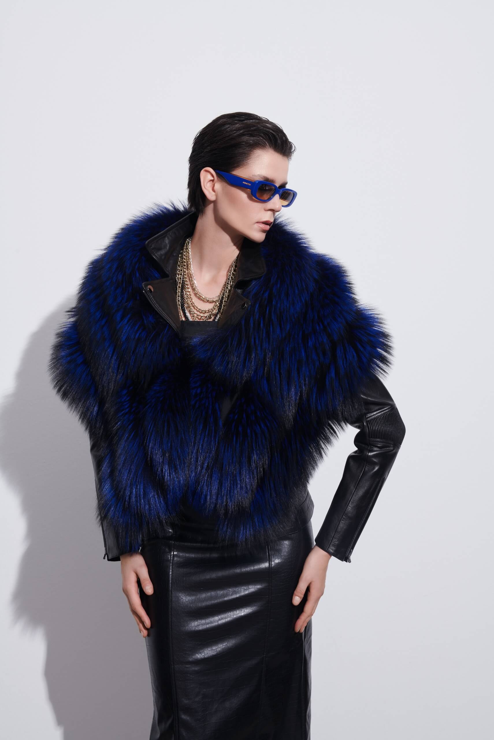 How to Identify Real Fur vs Faux Fur: A Complete Buying Guide